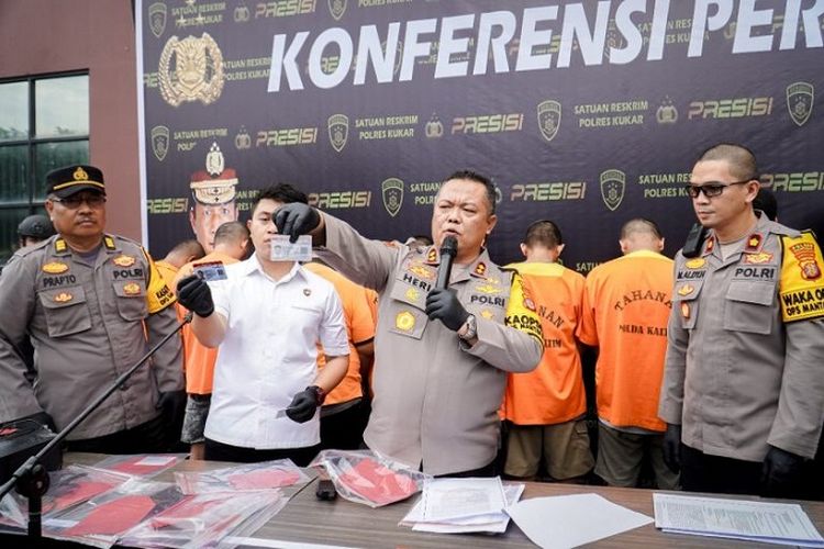 Modal Alat Ini Bikin SIM Palsu Harga Bisa Sampai Rp 1,2 Juta Kapolres ...