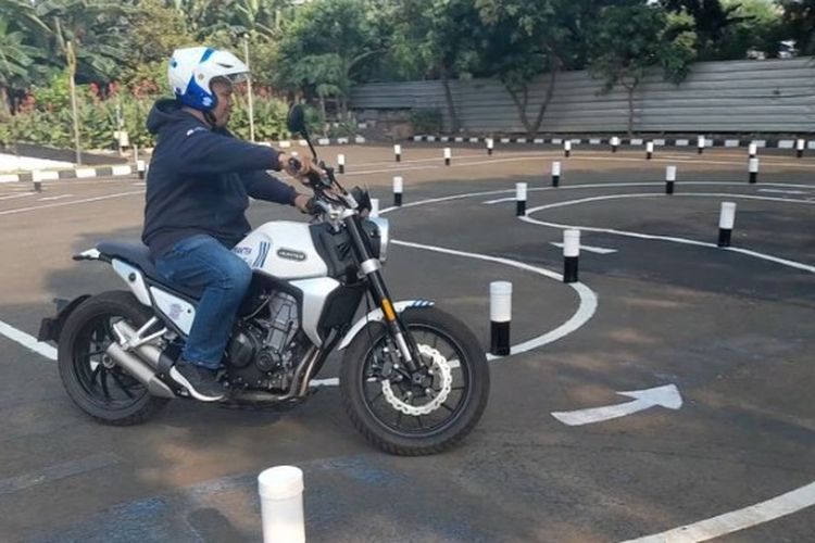 Rahasia Lulus Praktik SIM C1 di Satpas SIM Perhatikan Kecepatan Motor ...