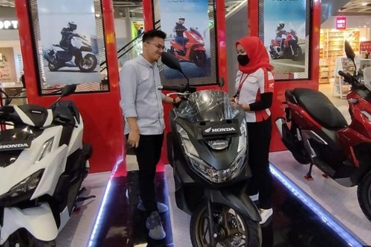 Kredit Motor Baru Honda PCX 160 Agustus 2024 Cicilan Per Bulan Cuma Segini