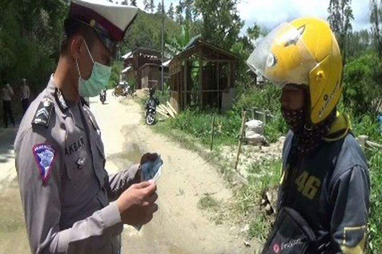 Ternyata Ini Alasan Polisi Bisa Cek SIM dan STNK di Jalan Tikus