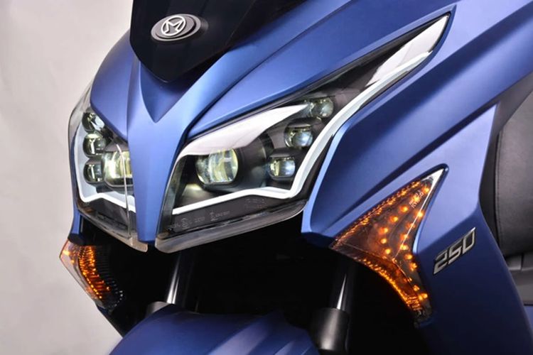 Harga Beda Tipis dengan Yamaha XMAX, Motor Matic Baru Facelift 2025 Ini ...