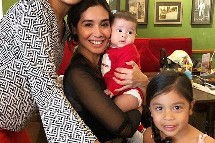Berita Marsha Timoti Yang Sedang Menggendong Baby Brie Terbaru Hari Ini ...