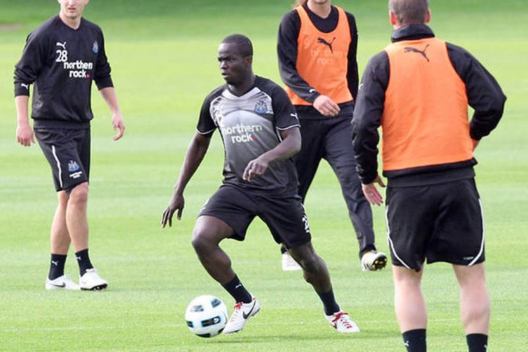 Berita Cheick Tiote Meninggal Dunia Terbaru Hari Ini - Grid.ID