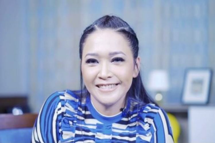 Berita Maia Estianty Merokok Terbaru Hari Ini - Grid.ID