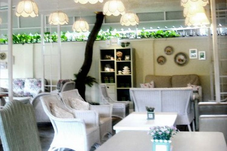 Giggle Box Cafe & Resto