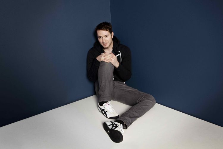 Berita Ketika Adam Young Bukan Adam Levine Atau Matt Shadow terbaru ...