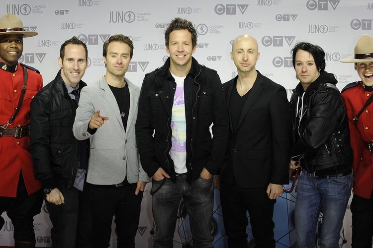 Resmi Lepas DVD Konsernya, Simple Plan Tampil Total
