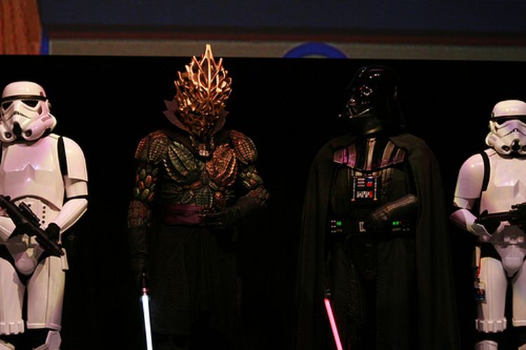 Christopher Nolan: Darth Vader Ada di Diri Bane - Page all