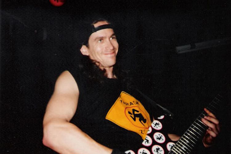 Gitaris D.R.I Masuk Rumah Sakit