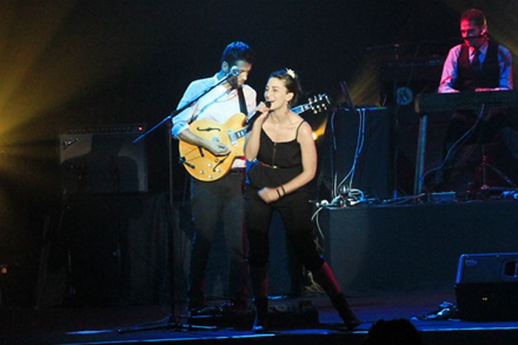 Sara Bareilles And Javier Dunn