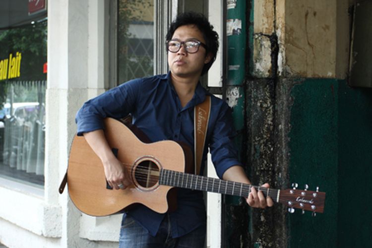 Sandy Sandoro: Bersinar di Luar