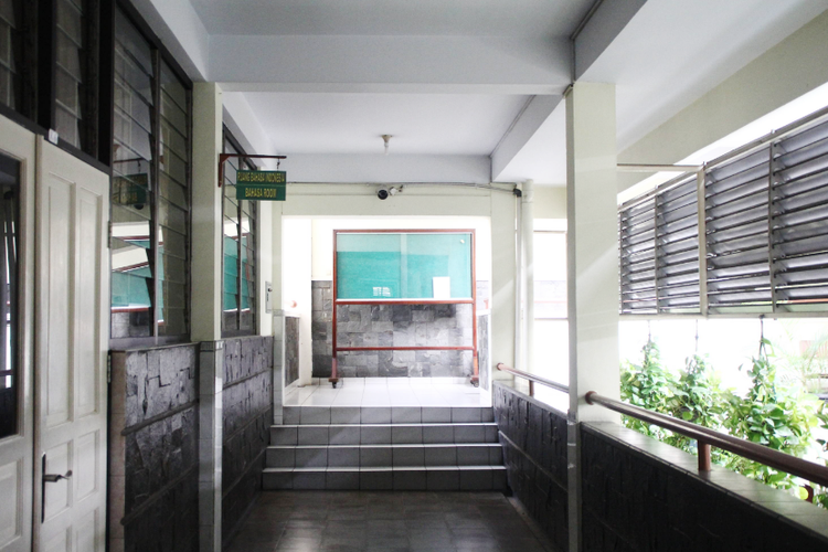 3 TEMPAT YANG KATANYA HOROR DI SMA SANG TIMUR