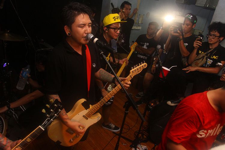 Berbagi Cerita Kolaborasi Pee Wee Gaskins dengan Gania Billfold
