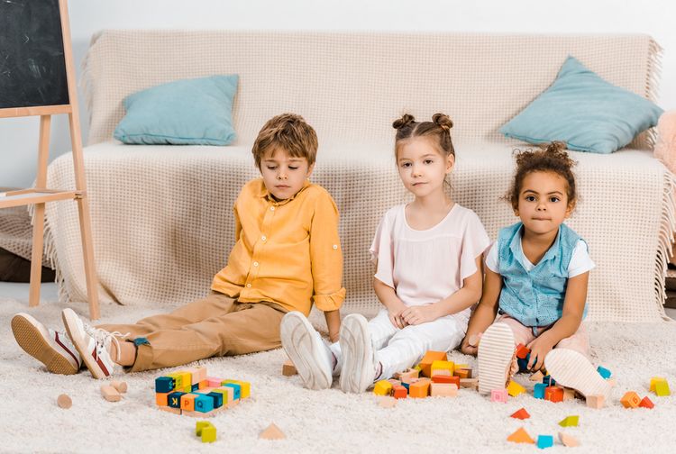 Apa Itu Introvert dan Ekstrovert? Ini Penjelasan dan Perbedaannya - Kids