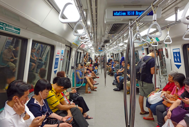 Jenis-Jenis Angkutan Umum yang Digunakan di Darat, Laut, dan Udara - Kids