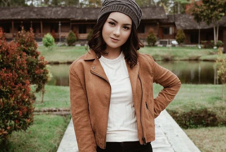 Berbakat Sejak Kecil, Ini Profil Ersya Aurel Si Artis Muda Populer - Kids