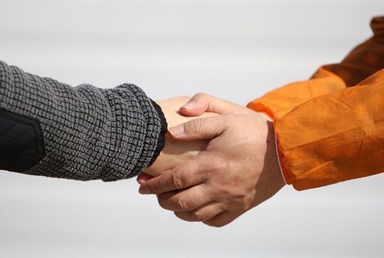 Perbedaan Perilaku Simpati dan Empati dalam Kehidupan Sehari-hari ...