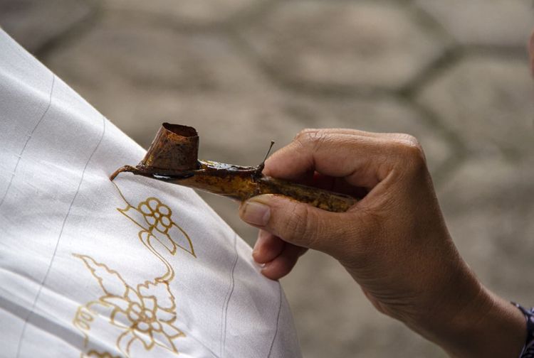 Mengenal 5 Teknik Umum Dalam Proses Pembuatan Kain Batik, Apa Saja? - Kids