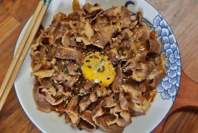 Rahasia Resep Membuat Beef Bowl ala Restoran Jepang yang Gurih dan ...