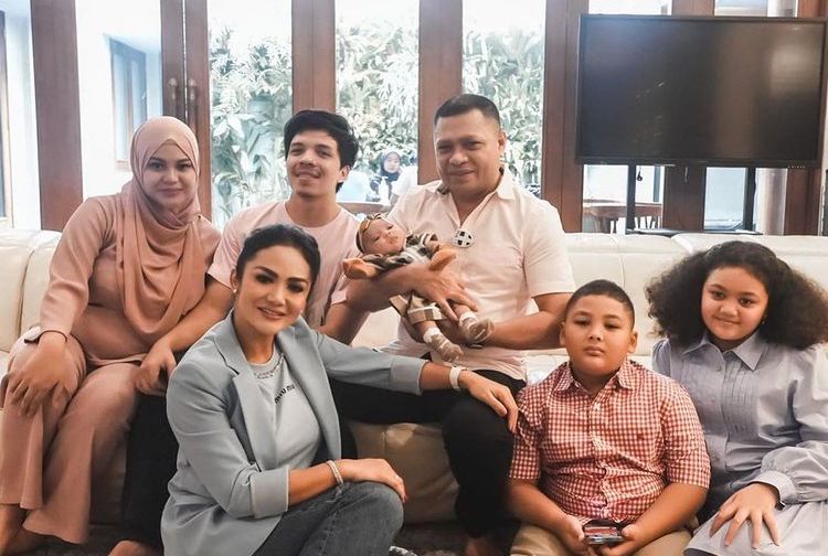 Terlihat Bahagia, Inilah Momen Pertama Kali Raul Lemos saat Bertemu ...