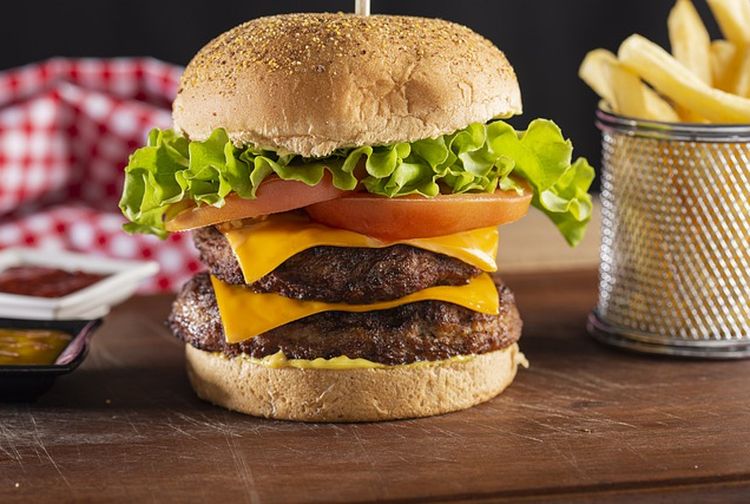 Ada Sayur dan Keju, Mengapa Burger Bukan Makanan yang Sehat? # ...