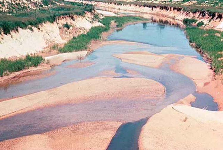 Apa Itu Sedimentasi? Inilah Faktor Penyebab dan Cara Mengatasinya ...