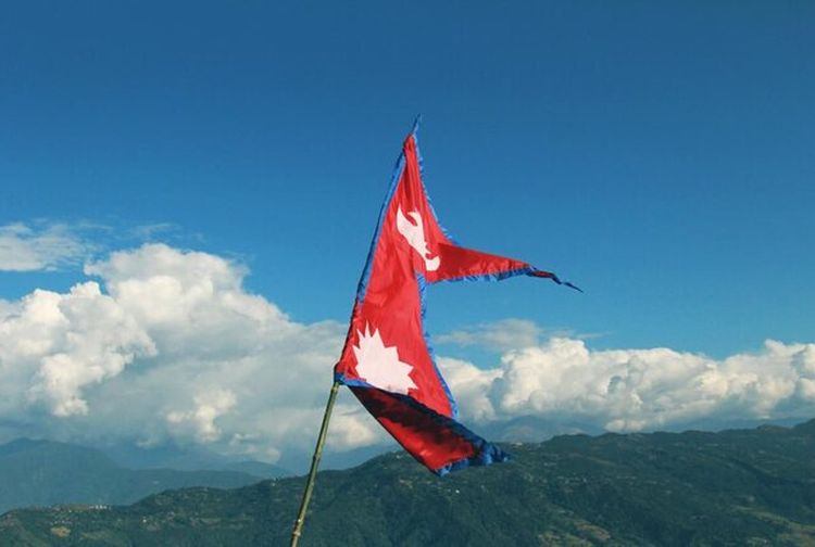 5 Negara dengan Bendera Nasional Terunik di Dunia, Salah Satunya Nepal ...