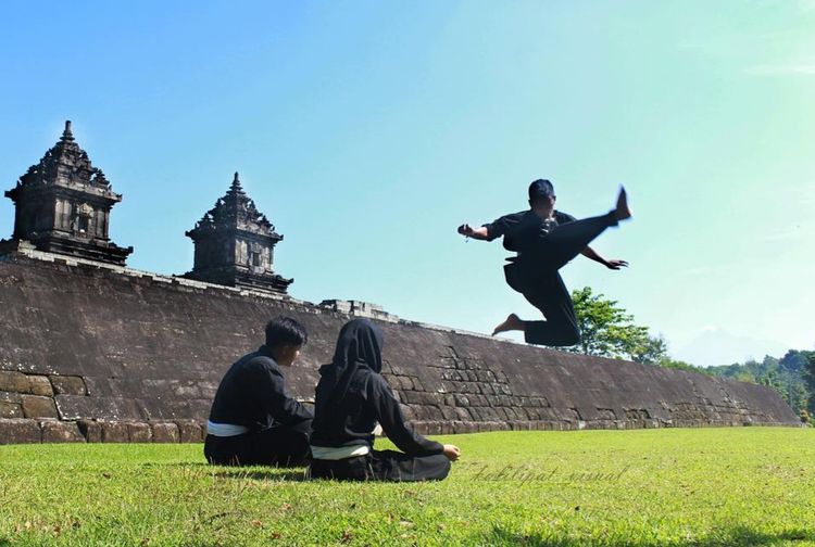 Mengenal Pencak Silat, Seni Bela Diri Tradisional Asli Nusantara - Kids