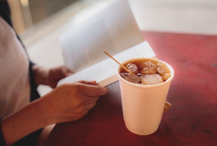 Disukai Banyak Orang, Ini 4 Khasiat Minum Es Teh dan Bahayanya bagi ...