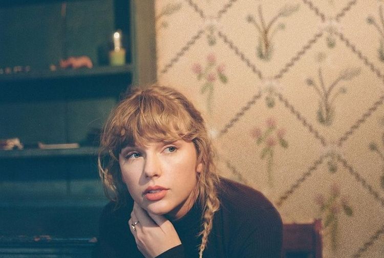 Lirik Lagu 22 Ciptaan Taylor Swift serta Terjemahan dan Maknanya ...