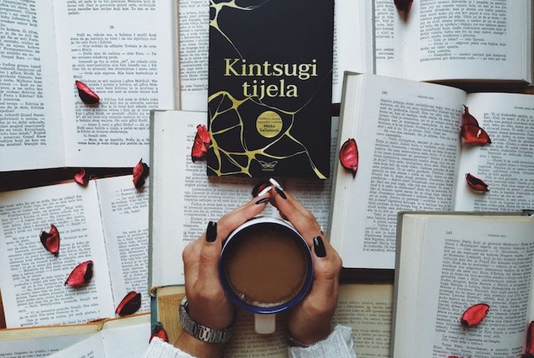 3 Perbedaan Majas Metafora dengan Personifikasi serta Contohnya - Kids