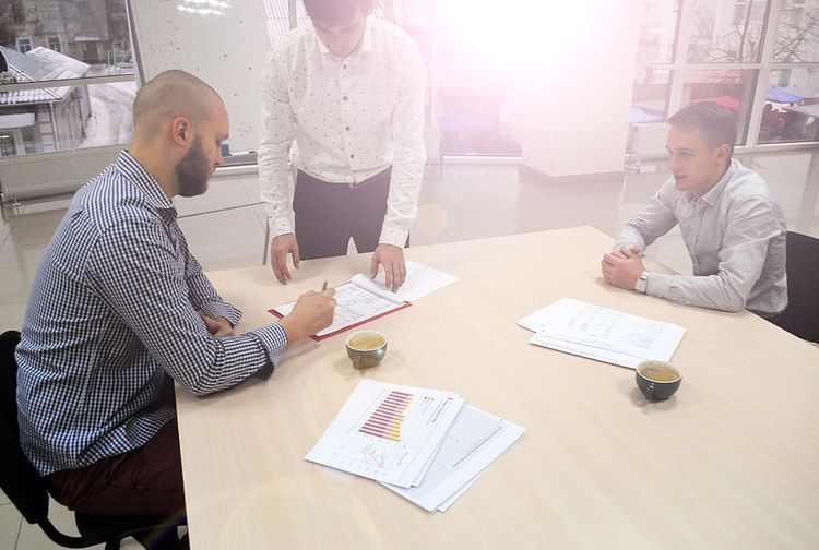 Pengertian dan Jenis Penyelesaian Sengketa Non-litigasi, Materi PPKn ...