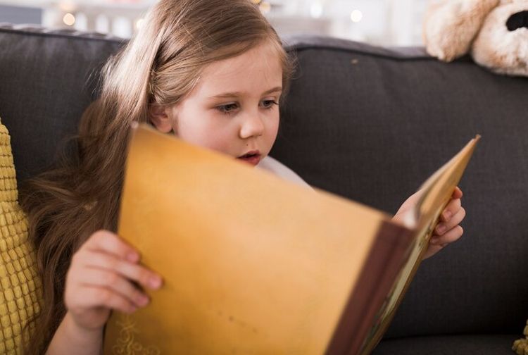 Peringatan Hari Membaca Nyaring Sedunia, Apa Manfaatnya untuk Anak-Anak ...