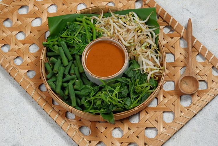 15 Makanan Indonesia yang Ditambah Saus Kacang, Tak Cuma Pecel Sayur - Kids