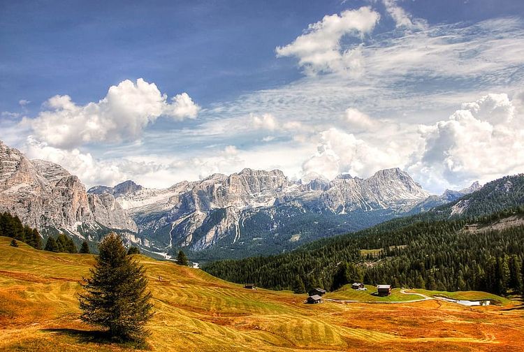 5 Ciri Kenampakan Alam di Wilayah Daratan, Materi Kelas 5 SD Tema 9 - Kids