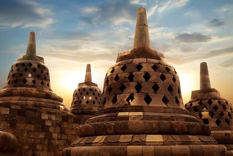 Fakta tentang Candi Borobudur, Benarkah Tak Pernah Masuk 7 Keajaiban ...