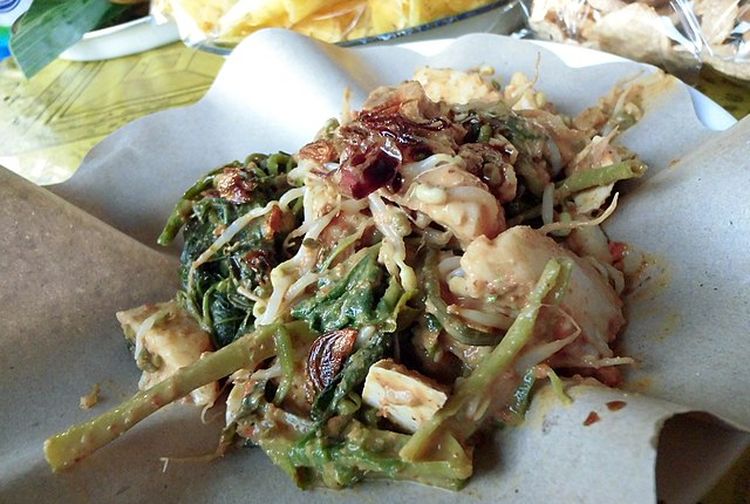 5 Ragam Olahan Tipat (Ketupat) Khas Bali, Tak Hanya Tipat Cantok - Kids