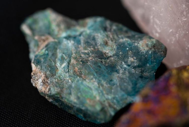 Mengenal Batu Obsidian, Batu yang Jadi Bahan Pembuat Pisau Bedah - Kids