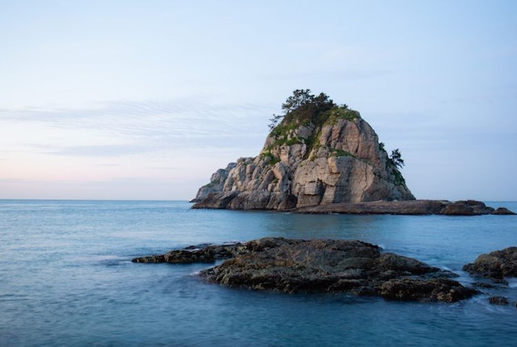 Jauh dari Dunia Luar, Ini 6 Pulau Tak Berpenghuni dengan Panorama Alam ...