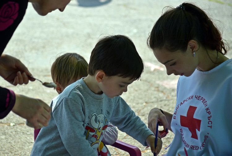 5 Peran Penting Palang Merah Remaja (PMR) serta Visi dan Misinya - Kids