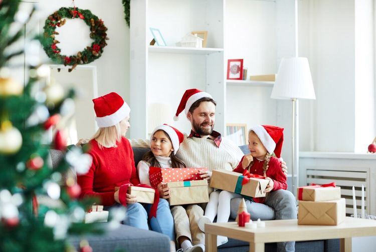 Seru Dilakukan di Momen Natal, Lakukan 4 Kegiatan Ini Bersama Keluarga - Kids