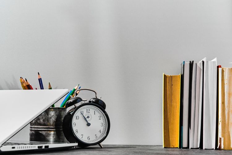 Apa Itu Teks Visual? Ini Pengertian dan Cara Menentukan Ide Pokoknya - Kids