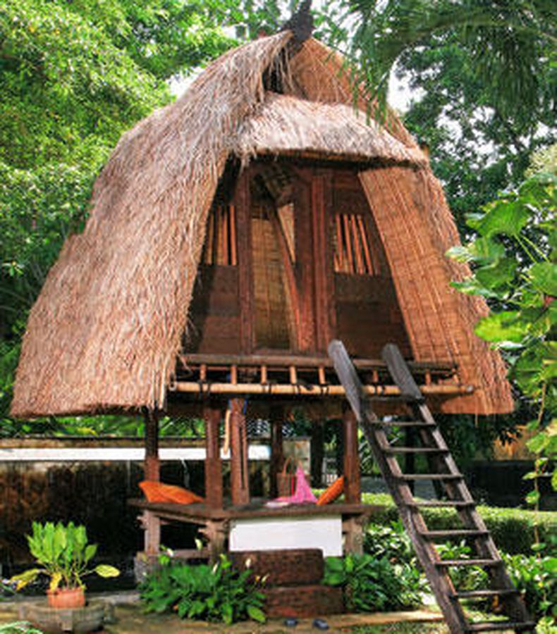 Jineng: Lumbung Padi Nyaman Sebagai Tempat Santai di Taman