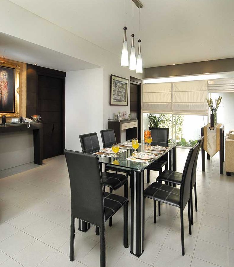 Ruang Makan jadi Central Room