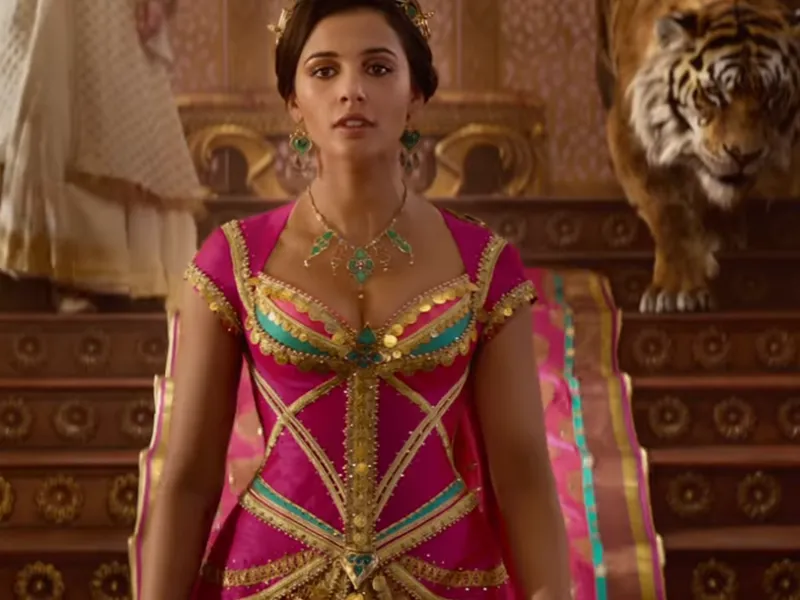 7 Fakta Menarik dari Naomi Scott, Pesona Jadi Putri Disney Udah Ada ...