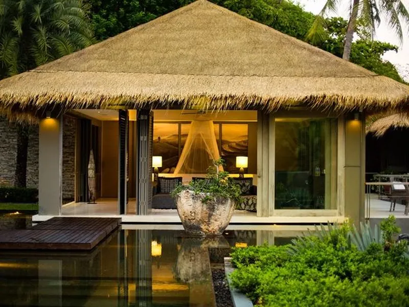 Atap Rumbia Sintetis: Tampilan Alami Persis Asli, Tahan Cuaca dan Api ...