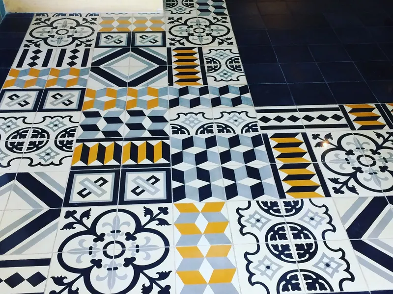 Kenali Beda Ubin Tegel dan Keramik Motif Tegel, Begini Cara Merawatnya ...