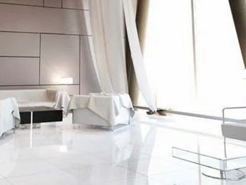 Apa Bedanya Homogeneous Tile dengan Porcelain Tile? Cek di Sini!
