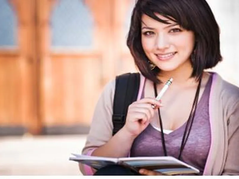 Top 5 Best Campus dengan Jurusan Sastra Inggris di INDONESIA - Page 0