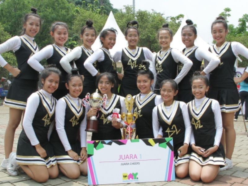 SMAN 82 Jakarta Raih Juara 1 Cheerleaders School Competition